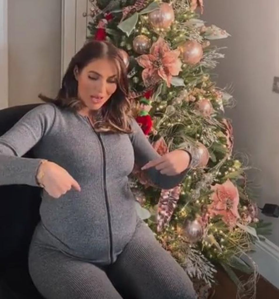 Amy Childs Lichaam Amy Childs Praised By Fans As She 'nervously' Shows
