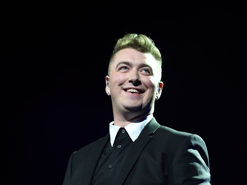 Unfassbarer Ruhm: Sam Smith schreibt Geschichte | Promiflash.de