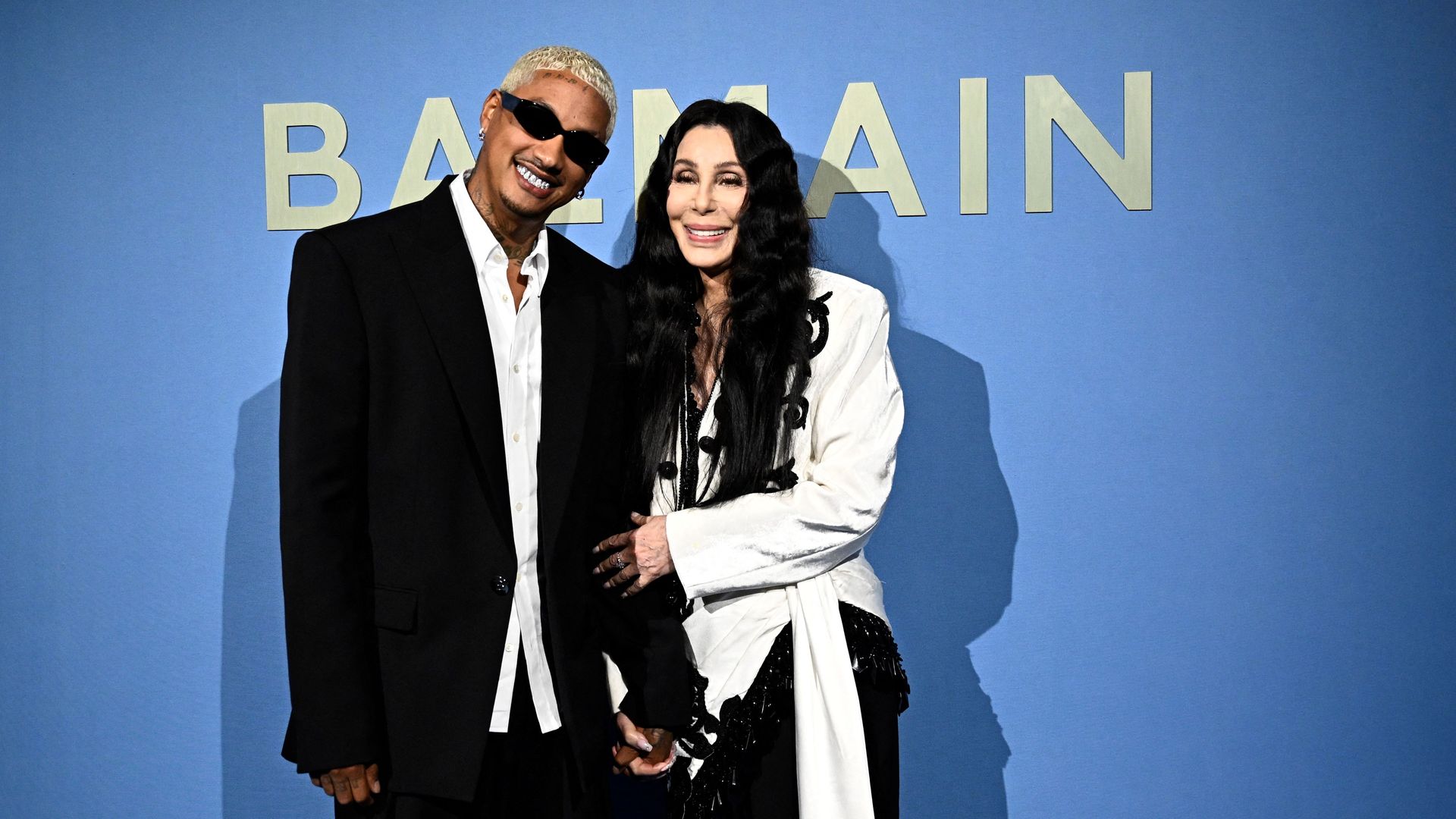 Liebes-Comeback? Cher und Alexander Edwards halten Händchen!