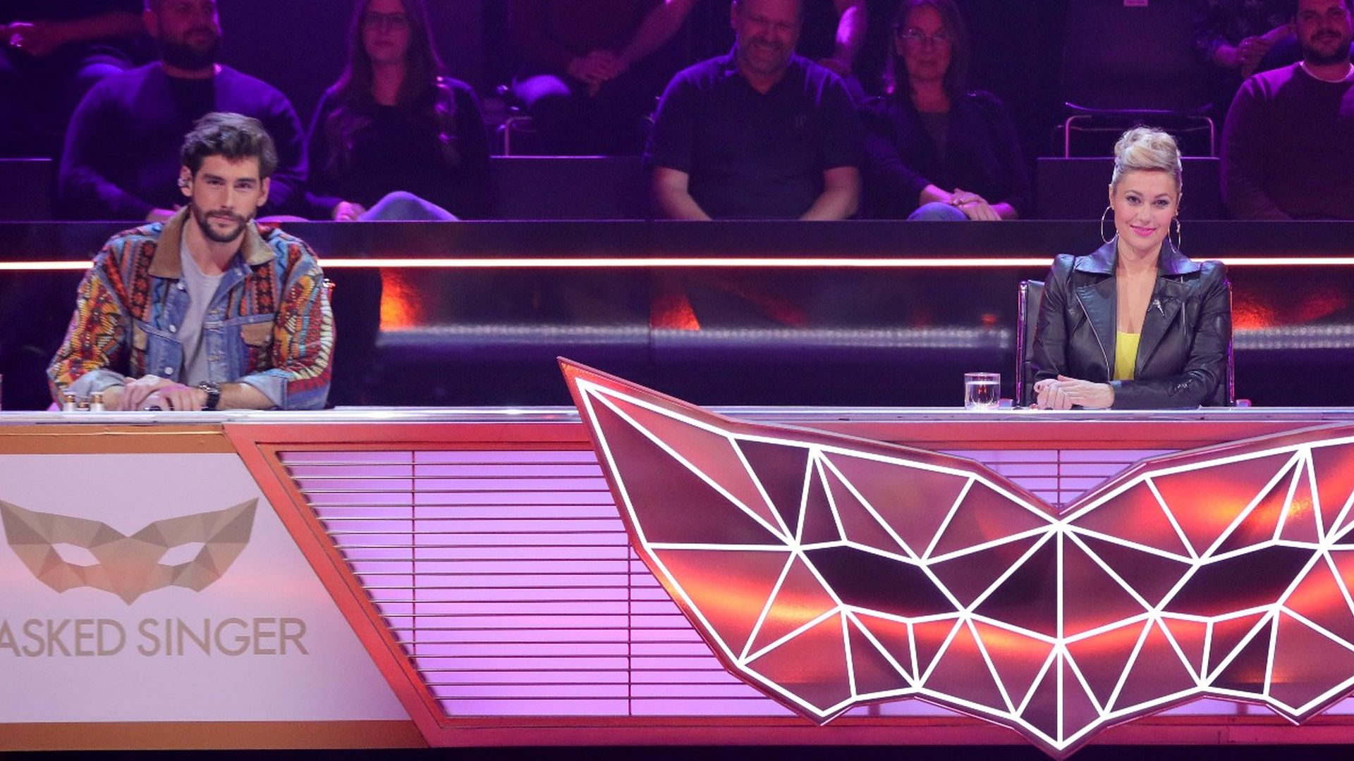 Mit Álvaro im "Masked Singer"-Rateteam: So findet es Ruth!