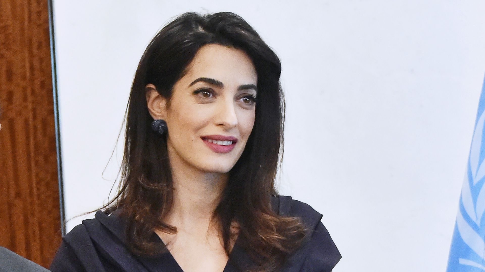 Amal Clooney: Sie kann ihre Babykugel nicht mehr verstecken!