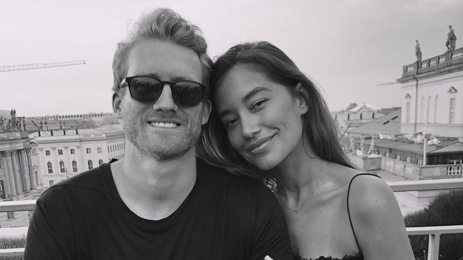 André Schürrle & seine Anna haben ganz heimlich geheiratet! | Promiflash.de