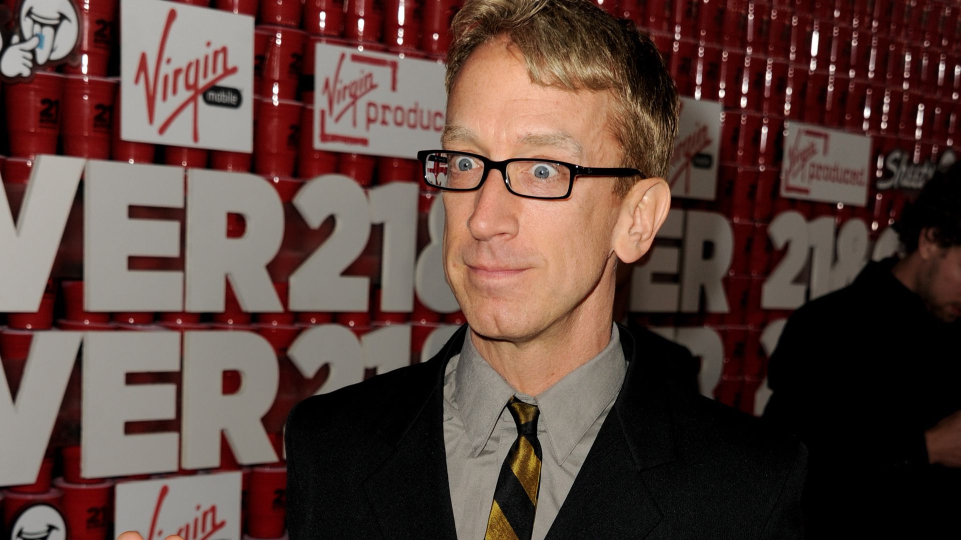 Freund mit Schnapsflasche verletzt: Andy Dick verhaftet!