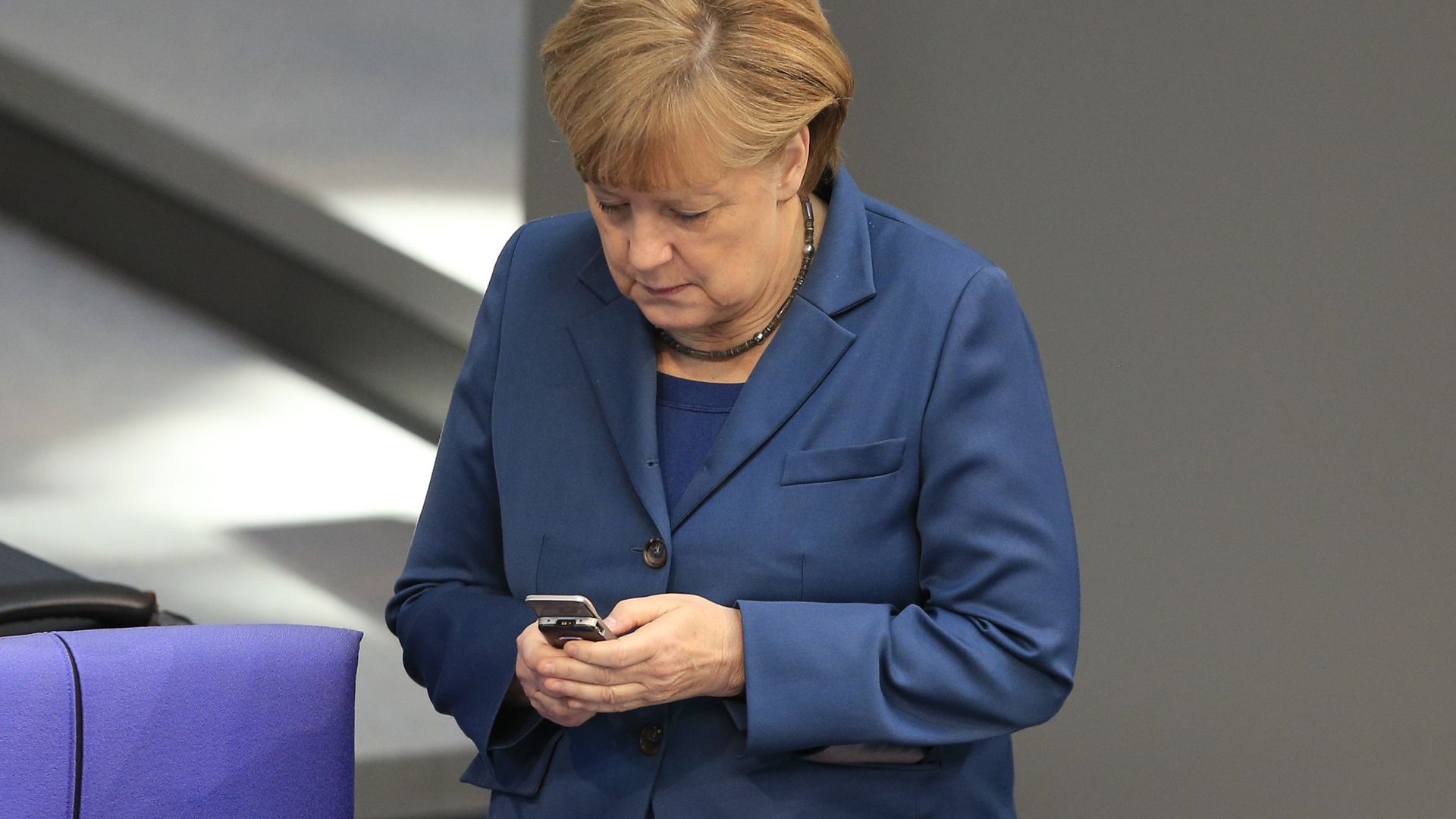 WWM-Special: Auch Angela Merkel ist spontan dabei | Promiflash.de