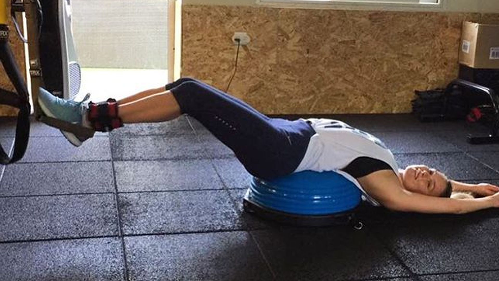 Alles für den Afterbaby-Body: Bar Refaeli im Fitness-Wahn! | Promiflash.de