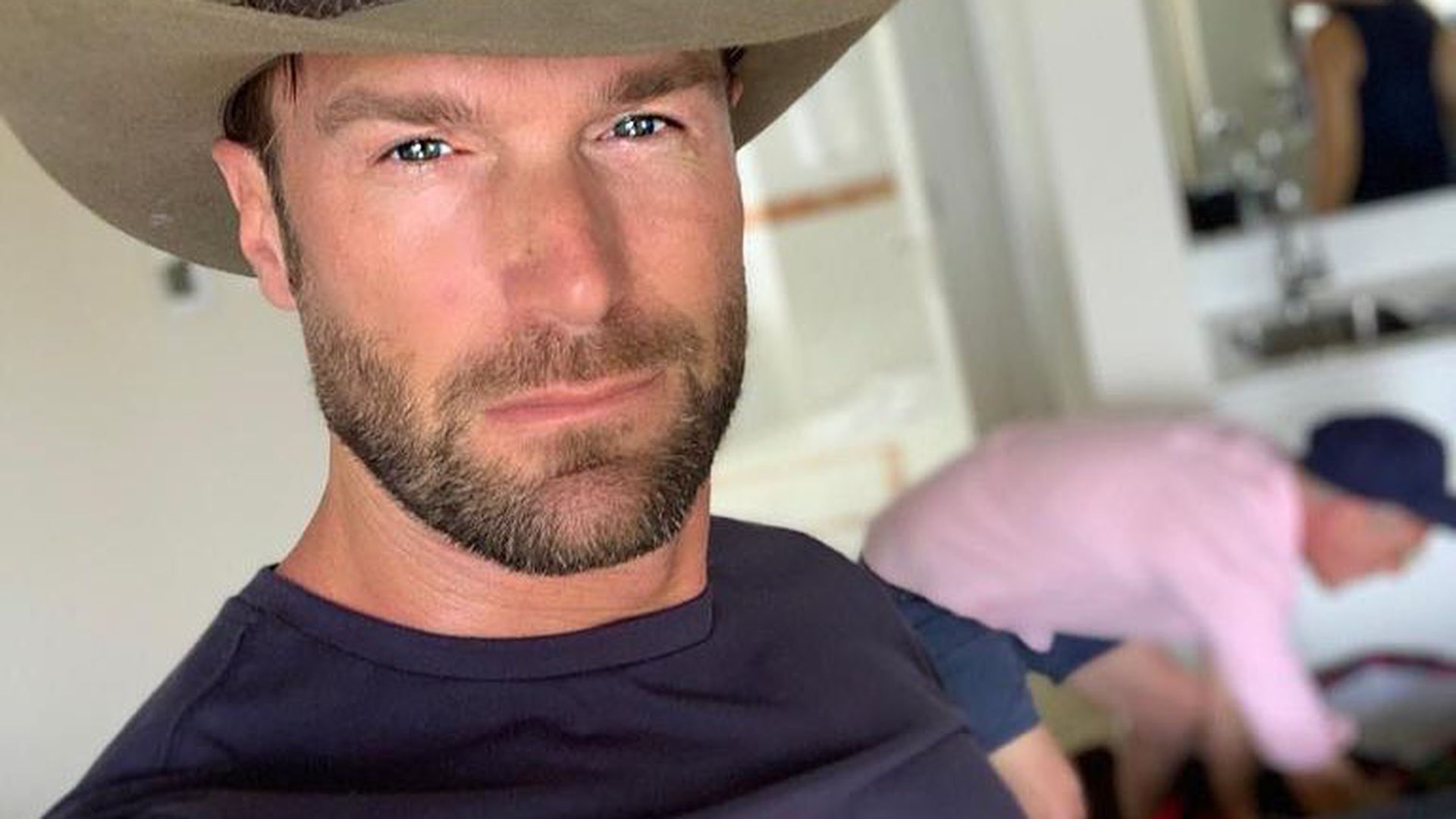 Schwerer Vorwurf: Prellte Yotta Ehepaar um 1,6 Millionen? | Promiflash.de