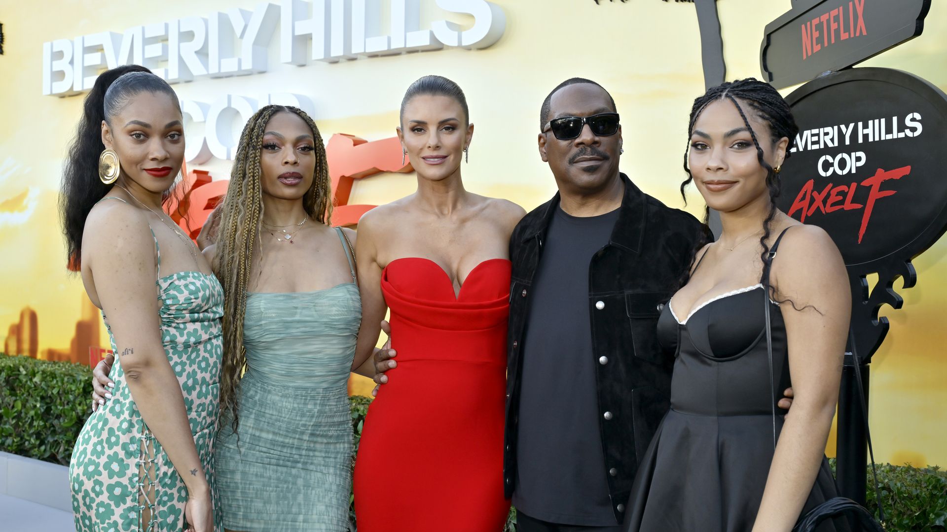 Eddie Murphy posiert gemeinsam mit Familie auf Filmpremiere