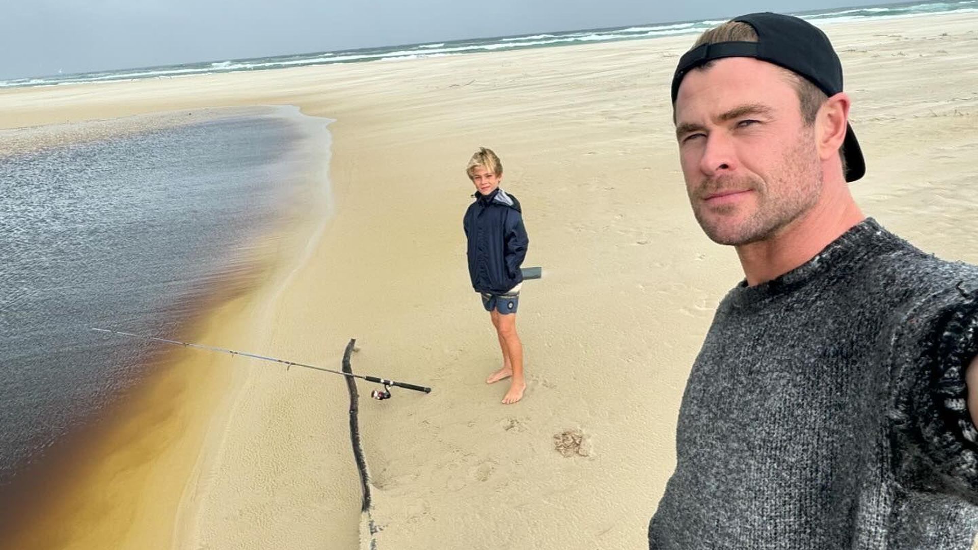 Chris Hemsworth besteht mit seinem Sohn ein Angelabenteuer!