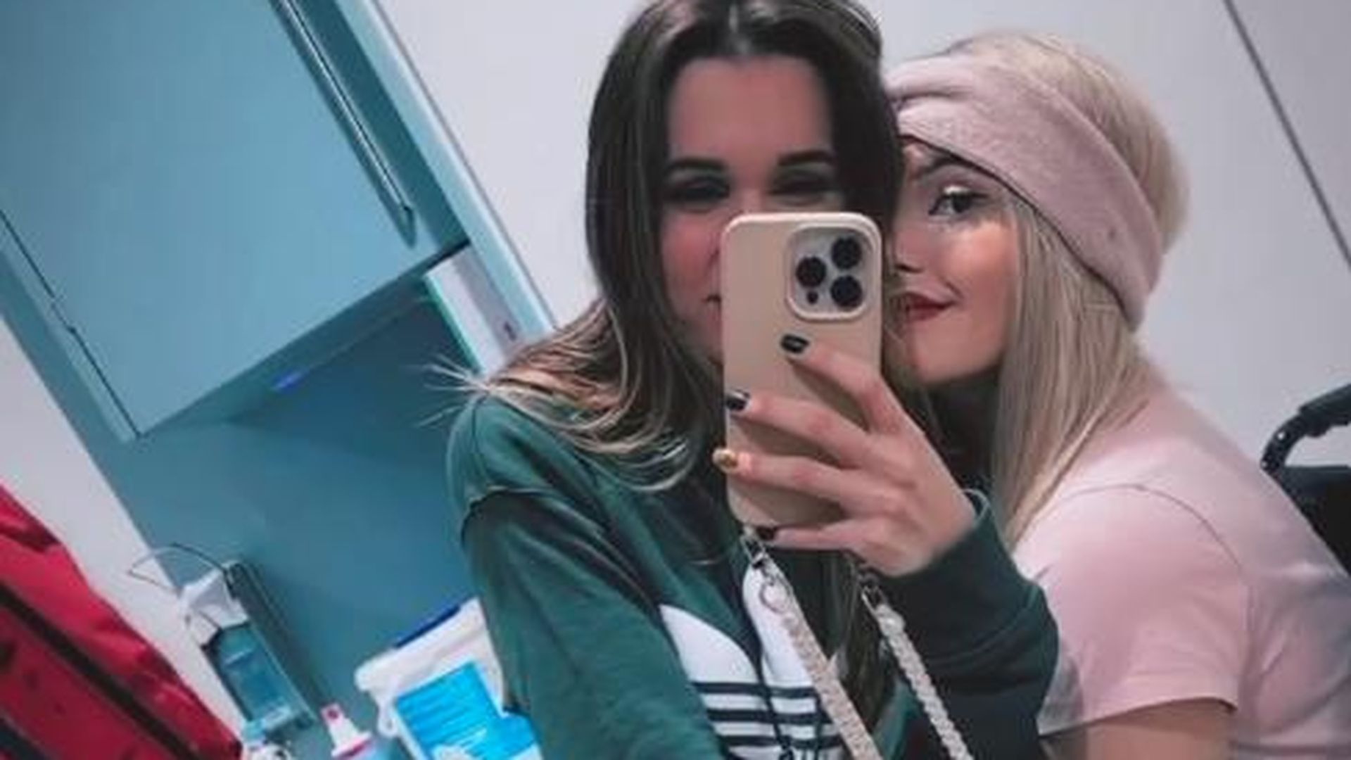 Turtelaufnahmen: Coupleontour zeigen sich total verliebt!