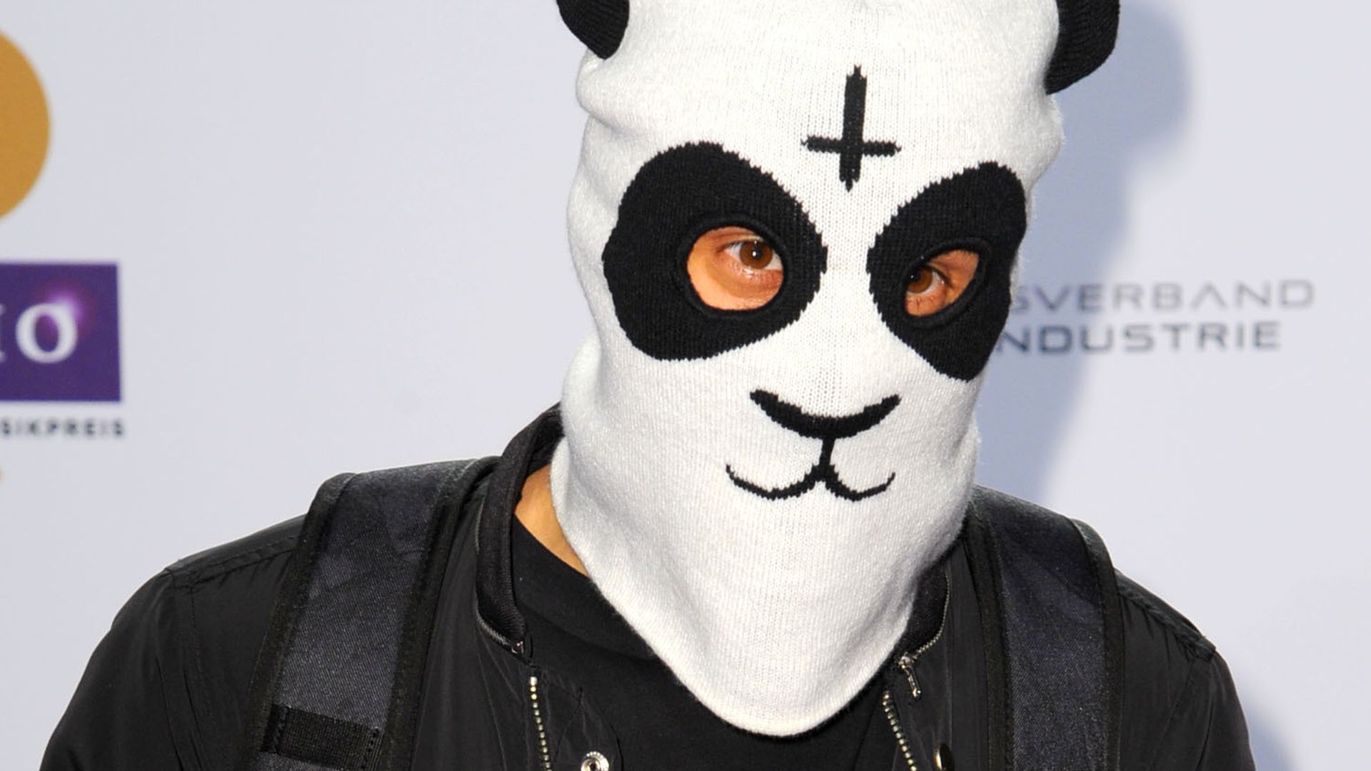 Neuer Look? Cro zeigt sich "experimentierfreudig" | Promiflash.de