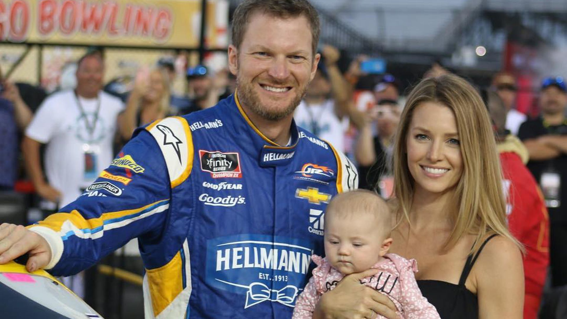 US-Motorsport-Star rettet eigene Familie aus brennendem Jet!