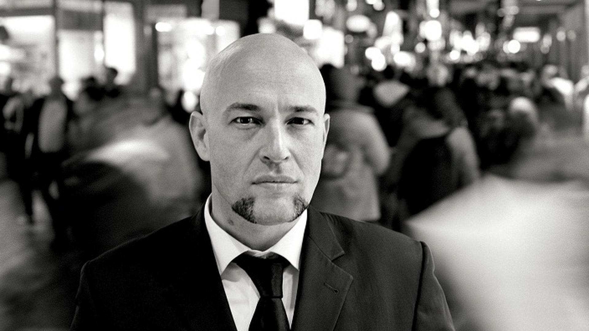 "Der Graf" leidet an einer Kehlkopfentzündung! | Promiflash.de