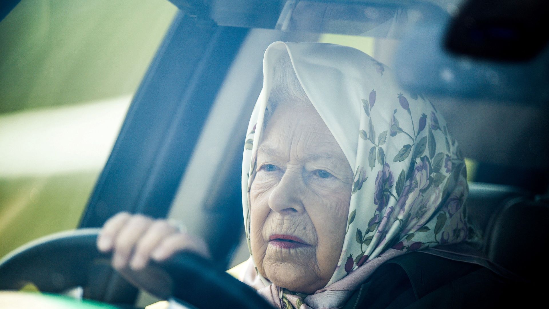 Fahren wie ein Royal: Auto der Queen (†96) wird versteigert!