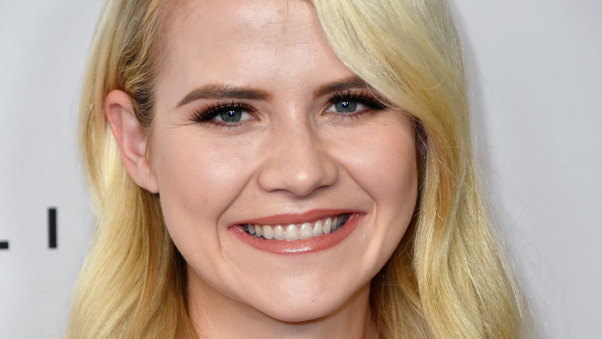 15 Jahre nach Kidnapping: Elizabeth Smarts 3. Kind ist da! | Promiflash.de