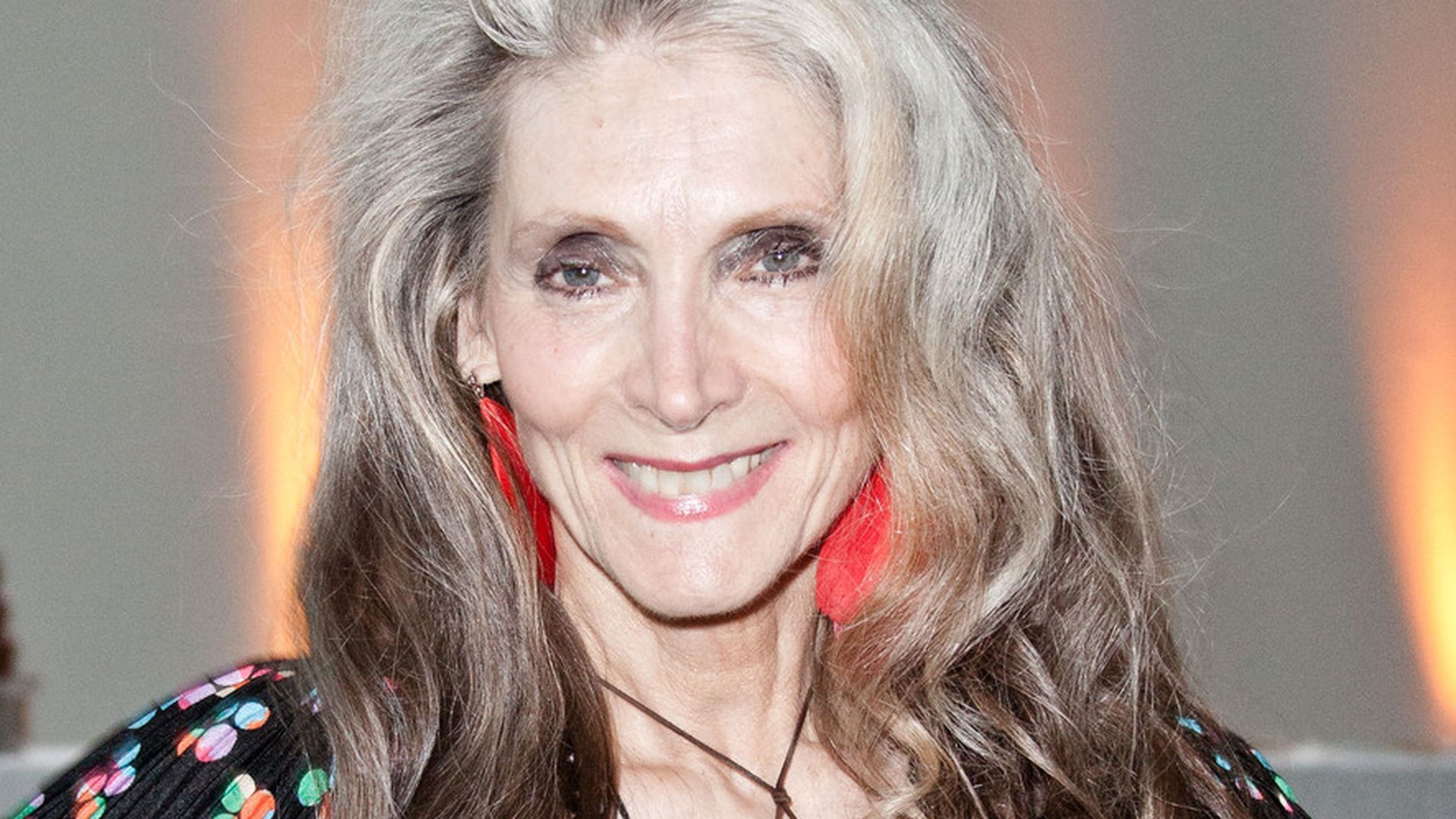 Model Eveline Hall 66 Bucht Mich Nicht Als Oma Promiflashde