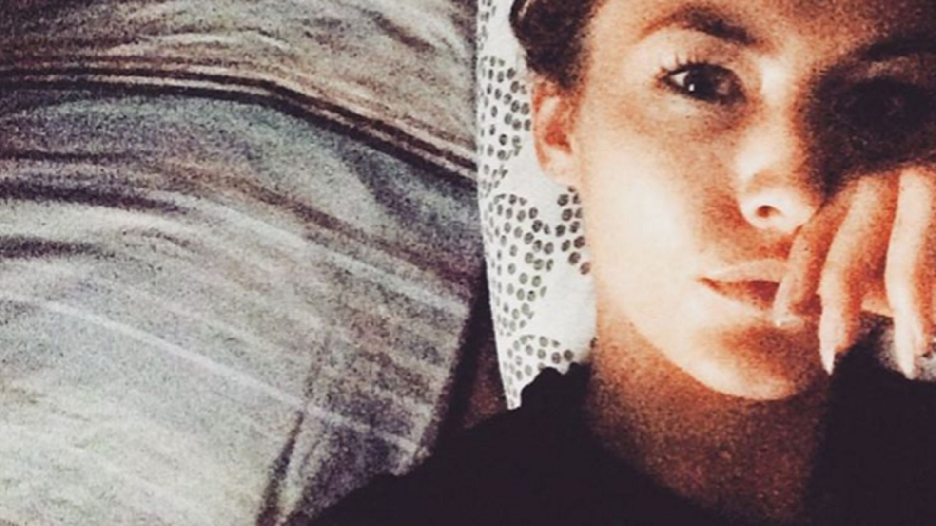 Schwarzes Profil-Pic: Fans in Sorge um Fiona Erdmann! | Promiflash.de