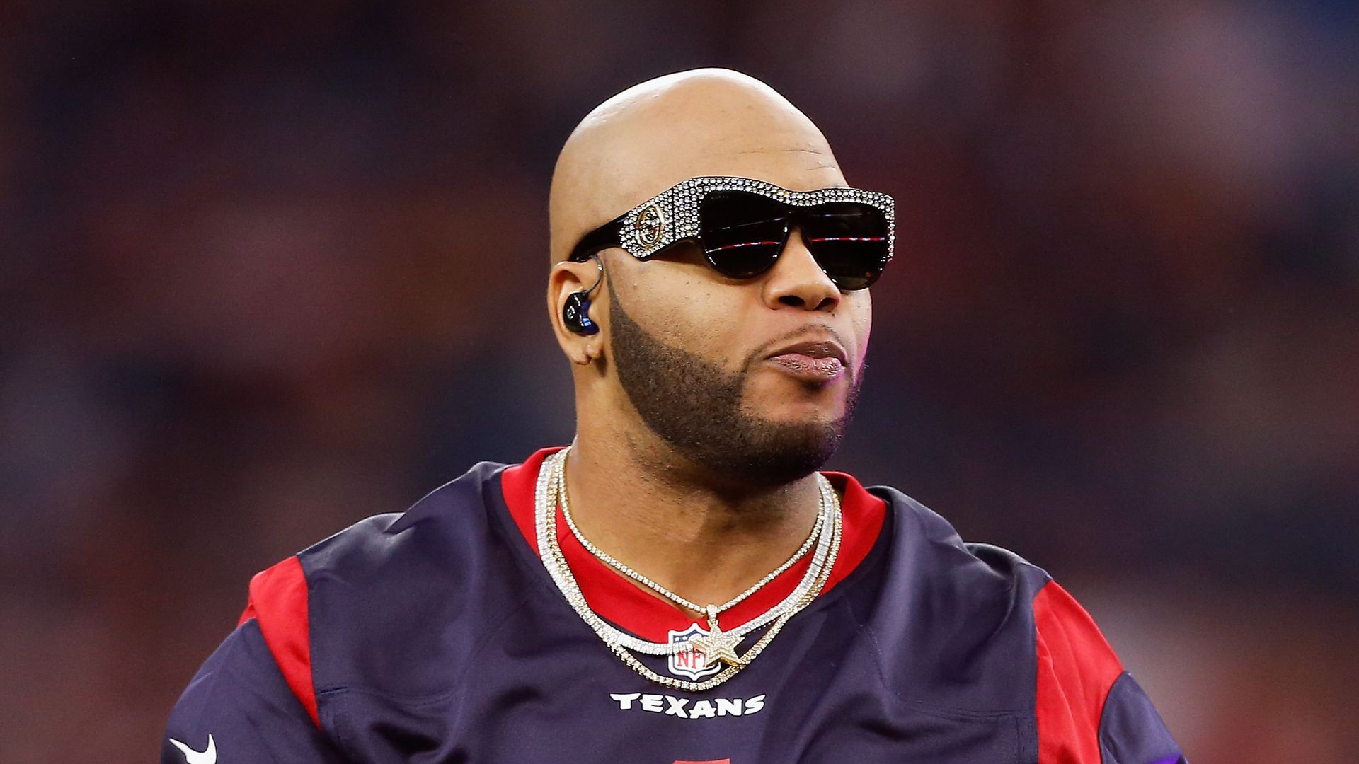 Viraler Clip: Baby macht Crowdsurfing bei Flo Ridas Konzert!