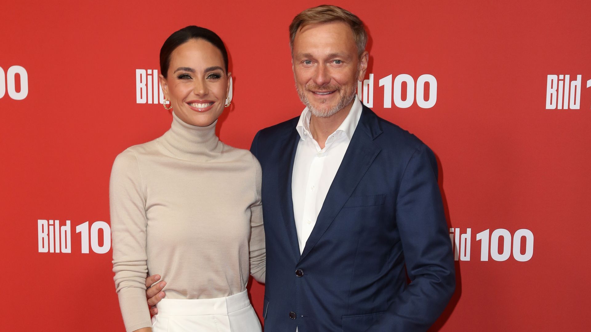 Franca strahlt am B-Day mit Christian Lindner auf Red Carpet