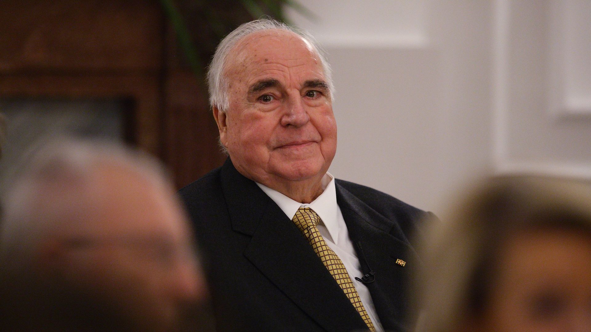 Trauriger Anblick: Helmut Kohls Grab hat keinen Grabstein