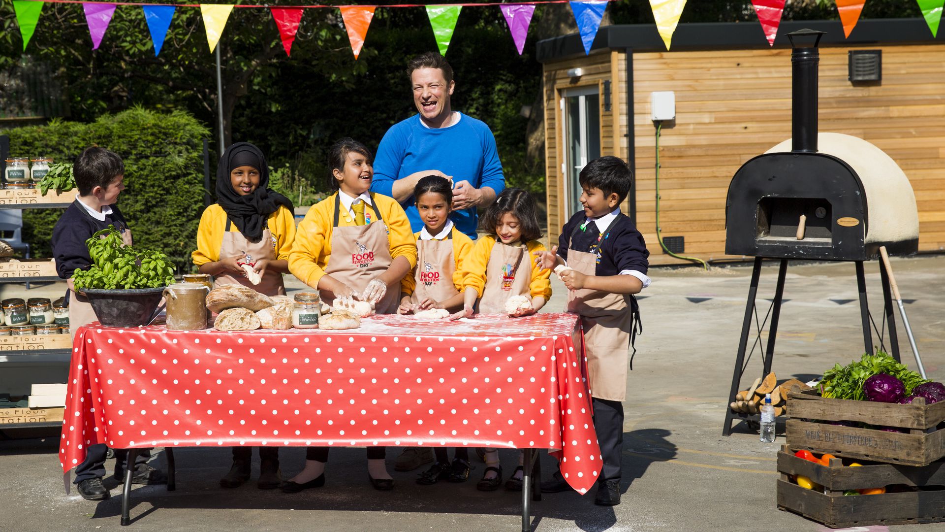 Schulden-Krise: Jamie Olivers Restaurants vor dem Aus? | Promiflash.de