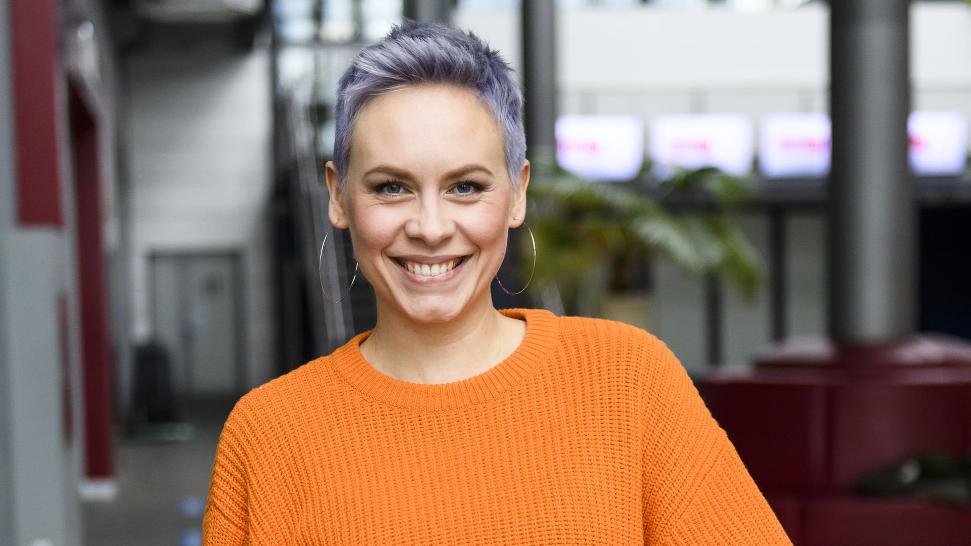 Nach Babypause: Jasmin Minz zurück am "Alles was zählt"-Set