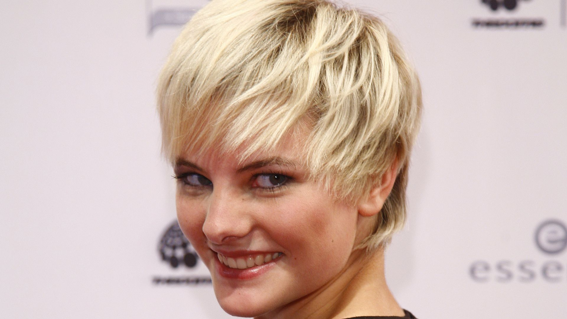 Gewinnerin Jennifer Hof: Dürfen ihre Kids auch mal zu GNTM? | Promiflash.de