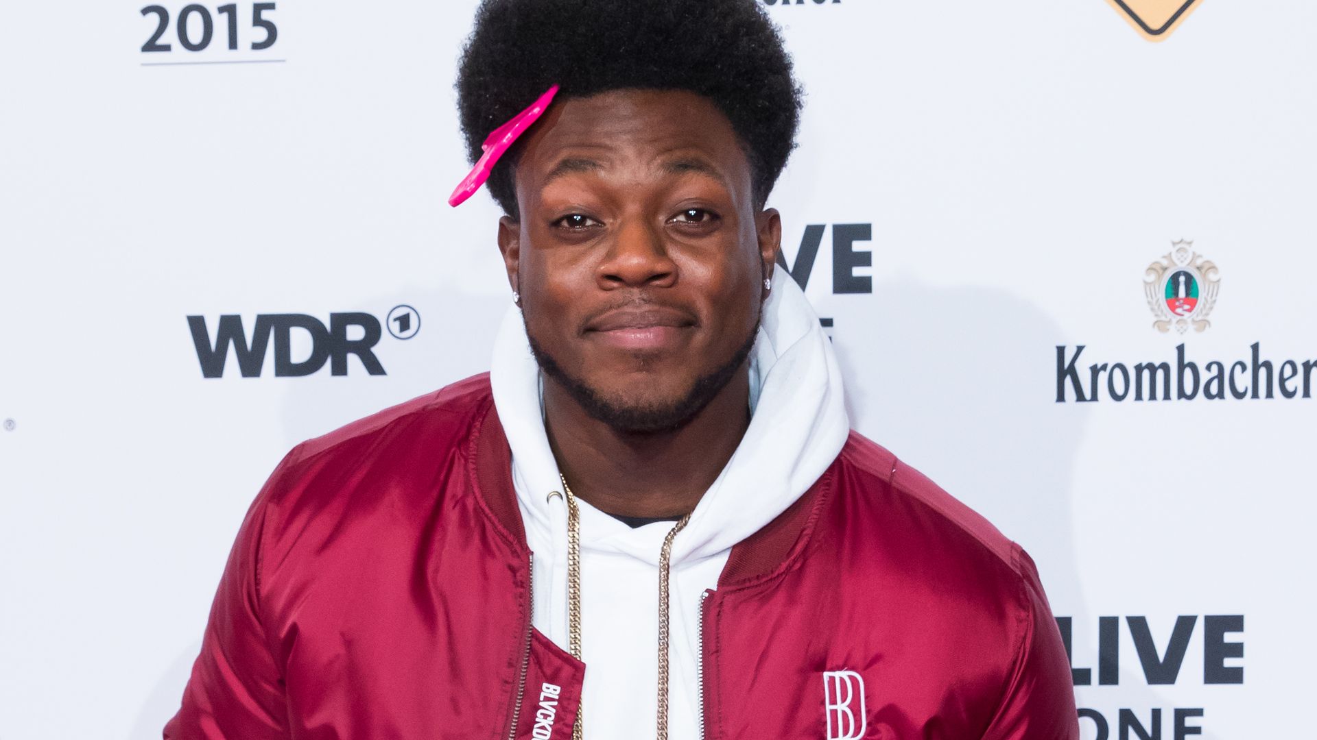 YouTube-Stars im Check: Jokah Tululu, der mit dem Kamm | Promiflash.de