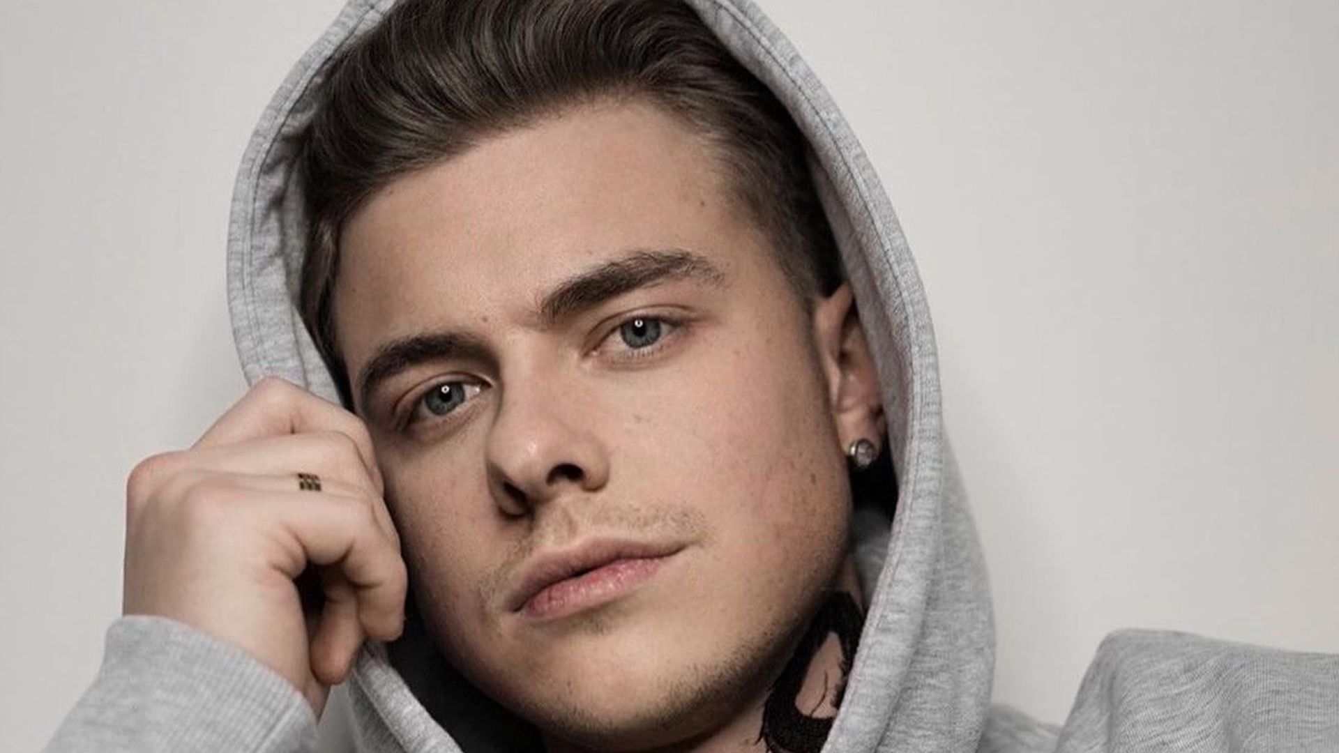 Private Adresse geleakt: Jonas Ems hatte eine Stalkerin!