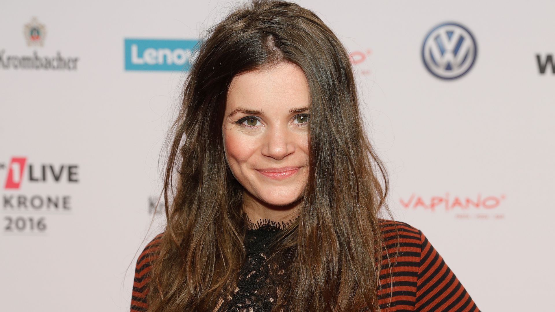 YouTube-Stars im Check: Joyce Ilg, die freche Comedy-Queen | Promiflash.de