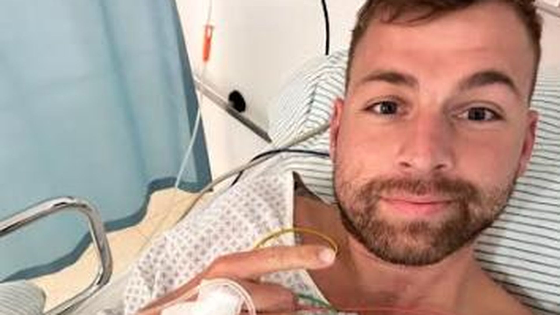 OP überstanden: Julian Engels meldet sich aus der Klinik