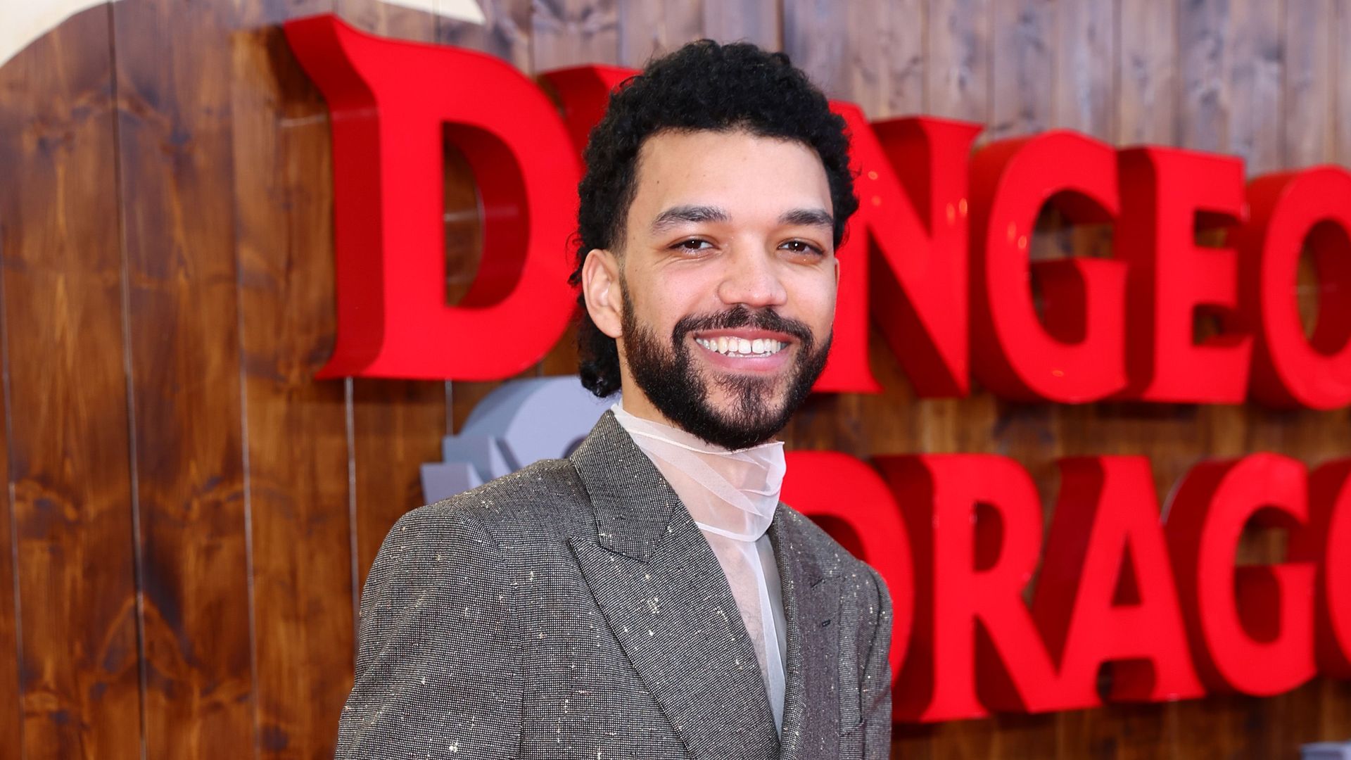 Justice Smith machte Stunts bei "Dungeons & Dragons" selbst