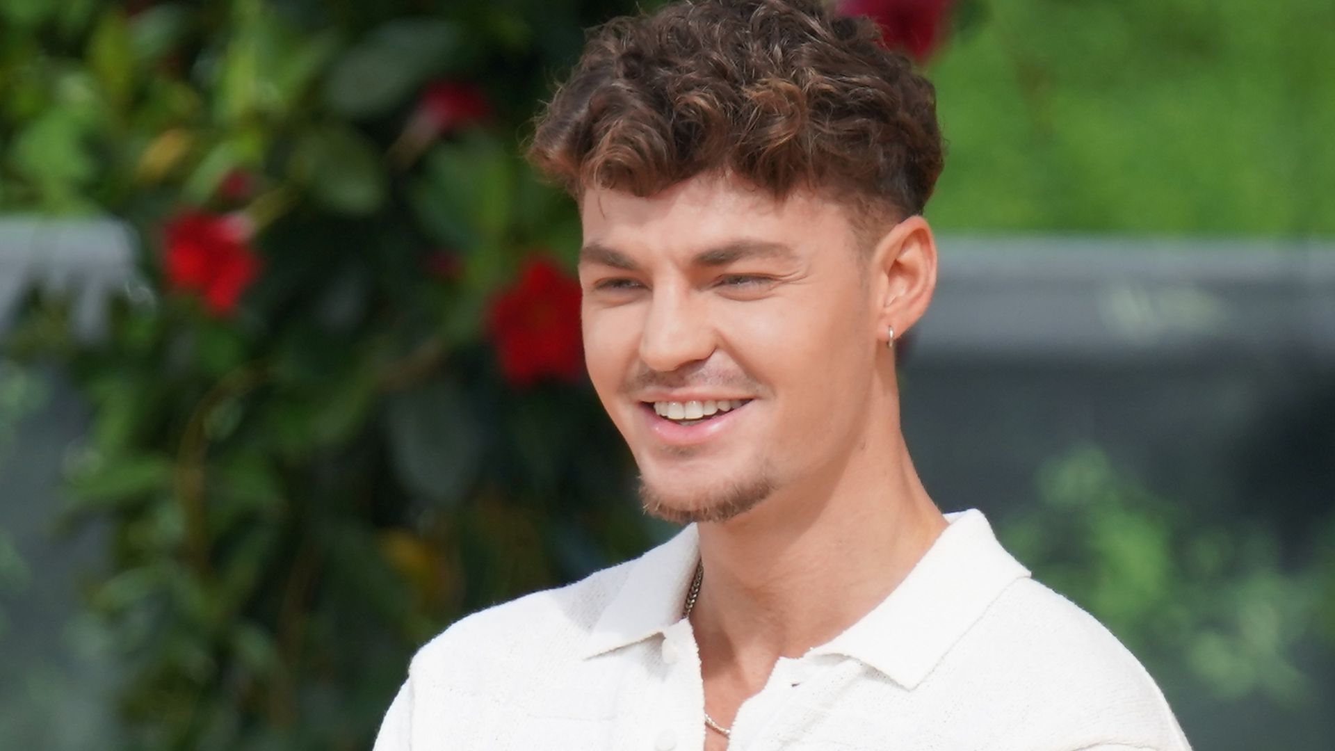 Karsten Walter äußert sich zur Knutscherei mit Männermodel