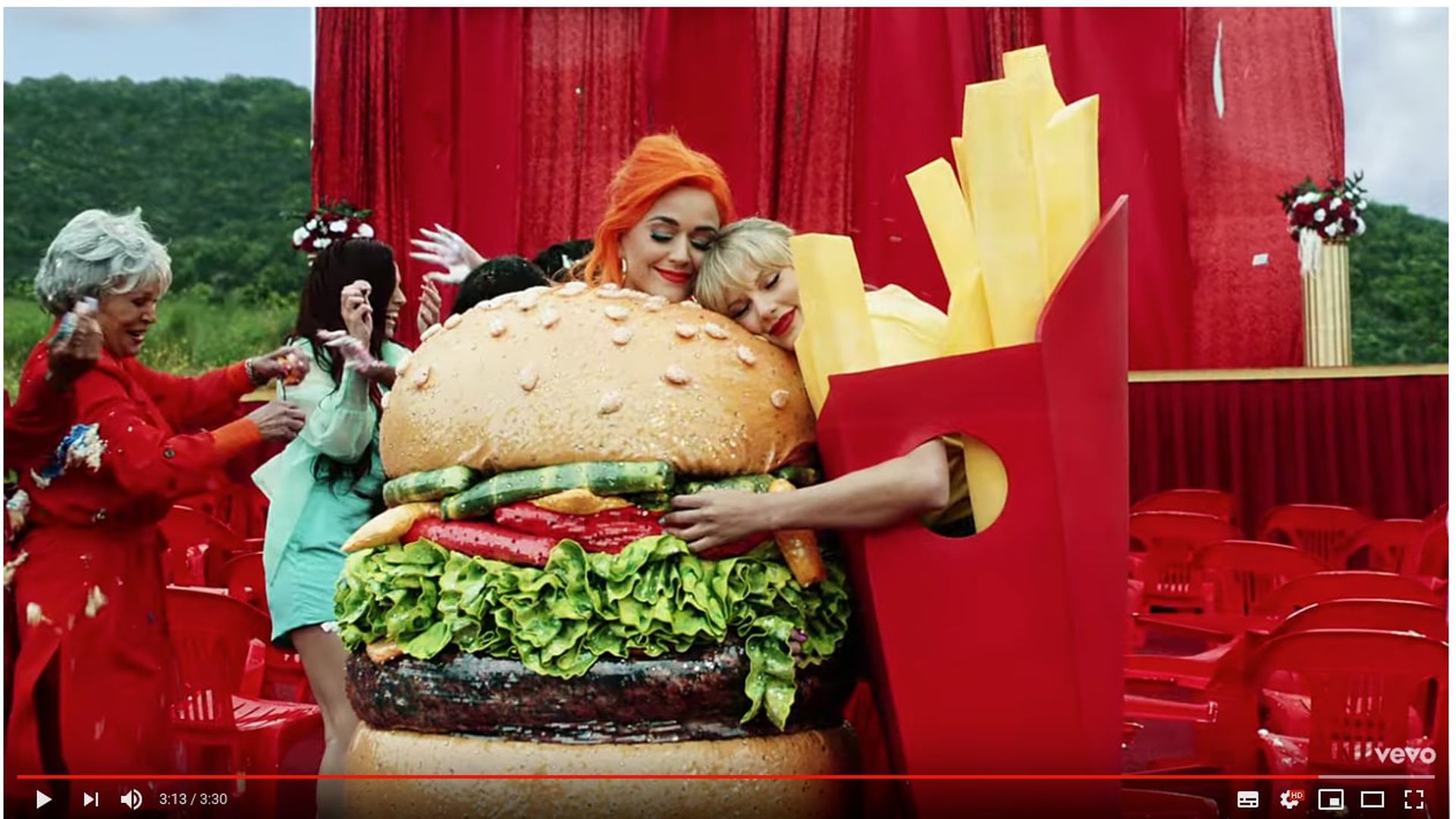 Kein Beef? Katy und Taylor als Fast-Food-Friends in Songclip ...