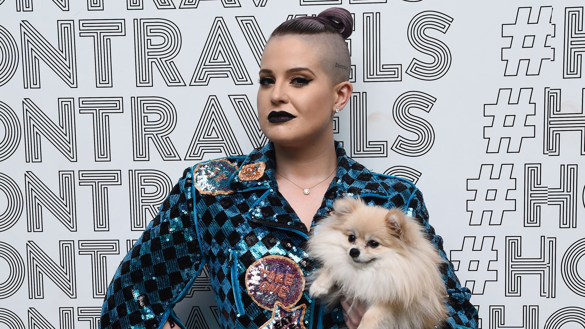 Knackig! Kelly Osbourne zeigt (fast) nackten Po | Promiflash.de