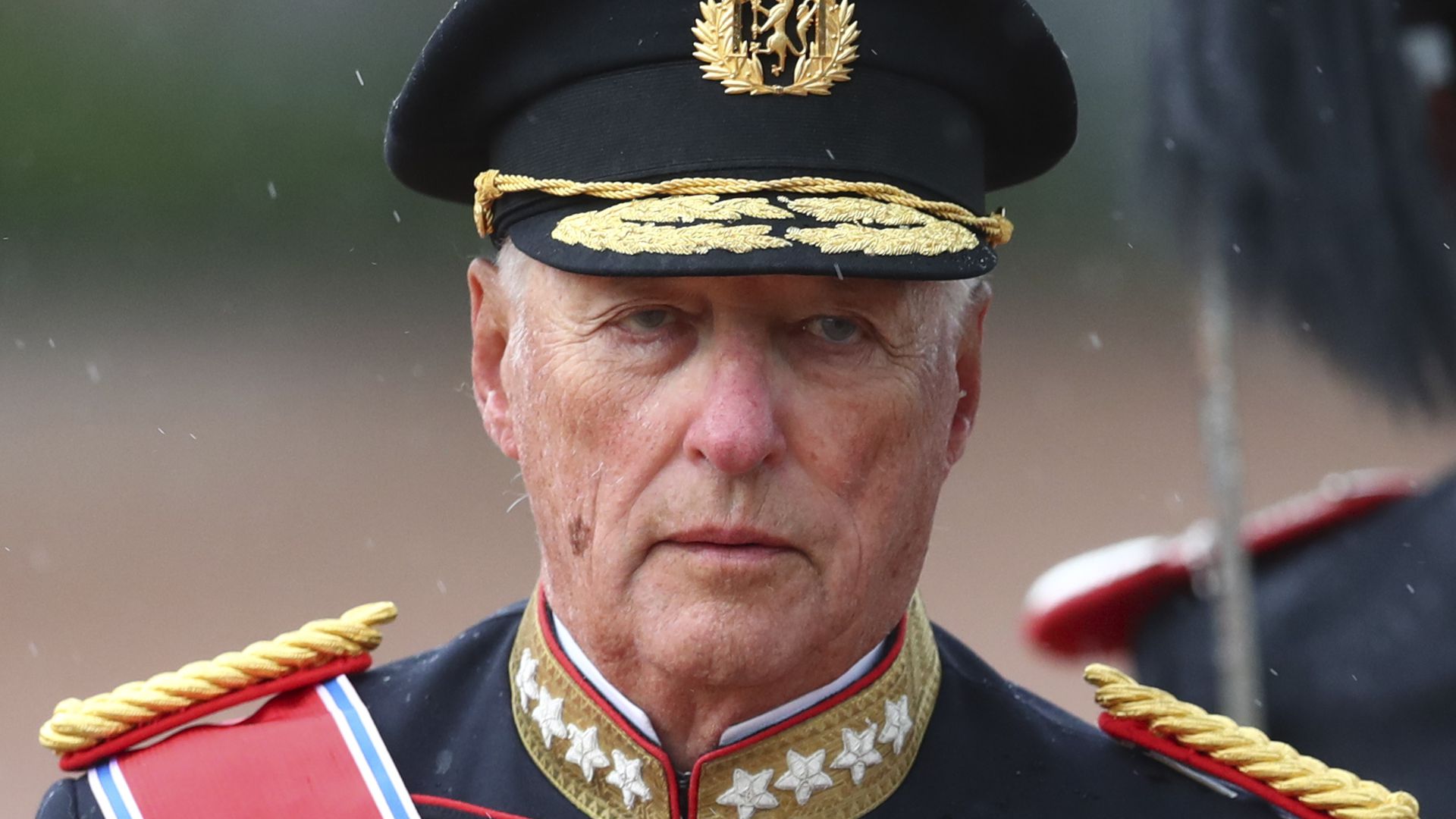 Große Sorgen: König Harald ist schon wieder im Krankenhaus!