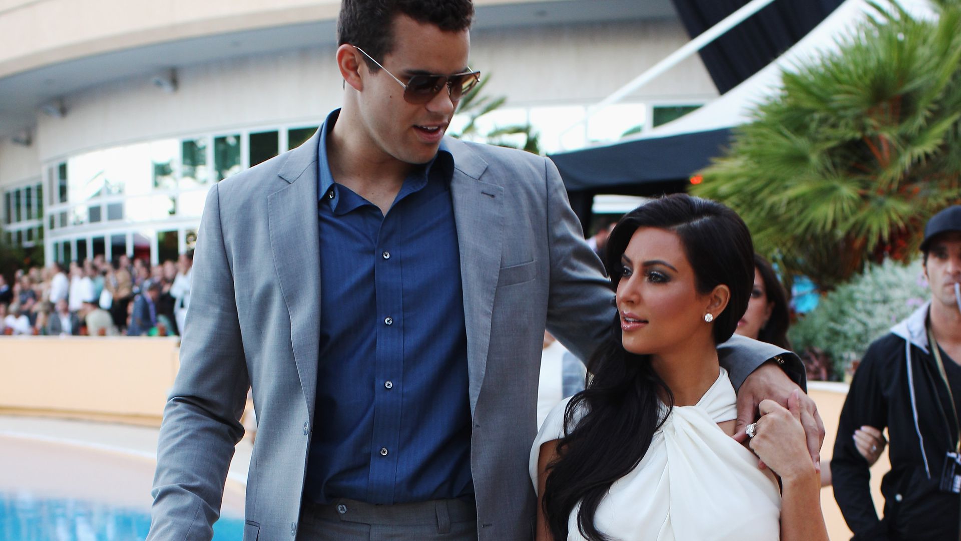 Im durchsichtigen Mini-BH: Übertreibt Kim K ihre Busen-Show ...