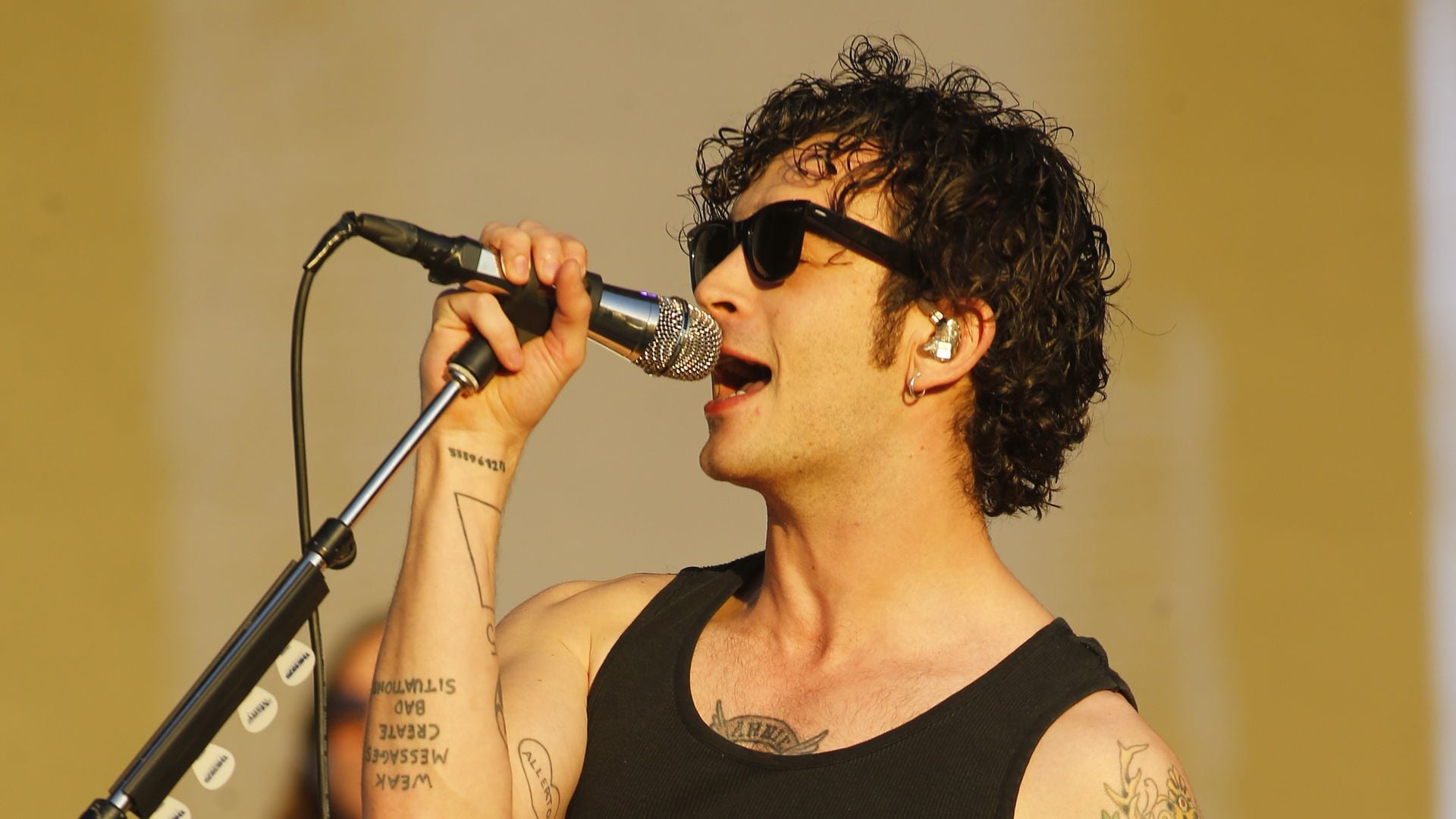 Wegen Kuss mit Mann: Matty Healy sorgt für Festivalabbruch!