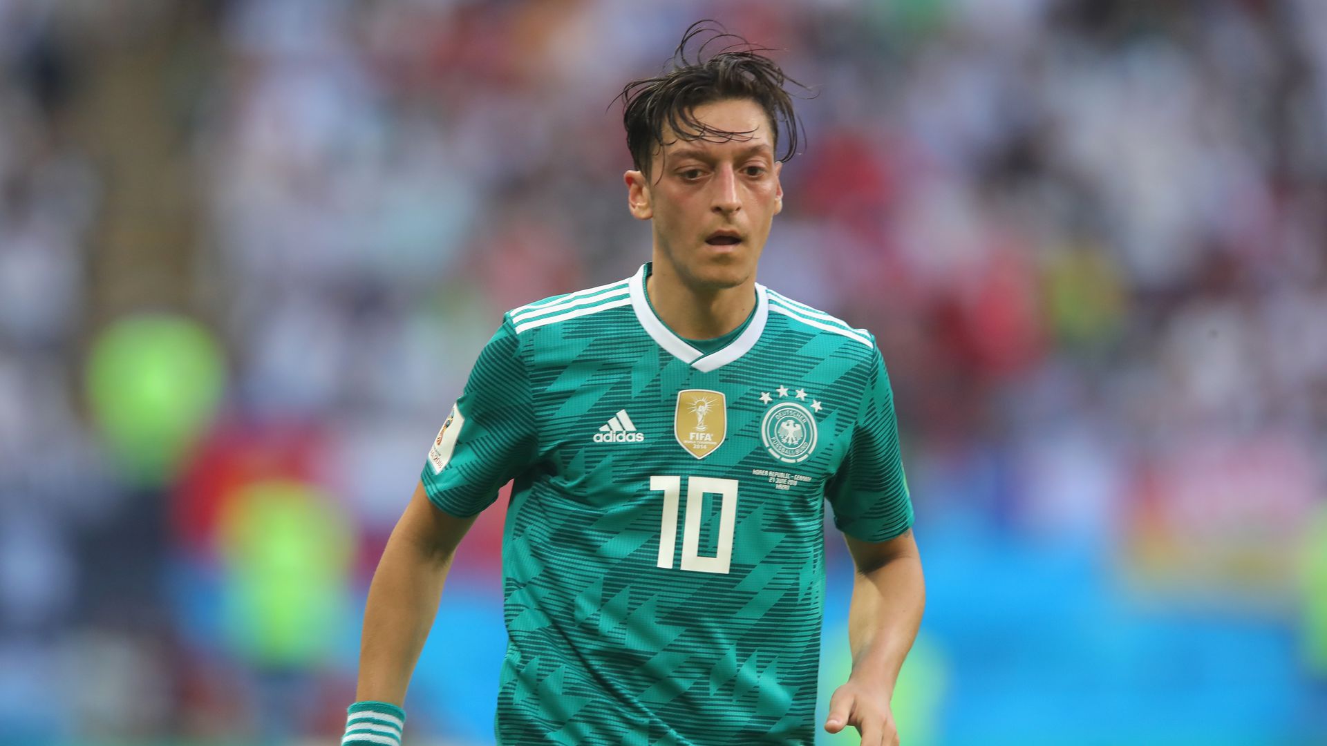 Özil von Fan beschimpft: Das steckt wirklich hinter dem Zoff