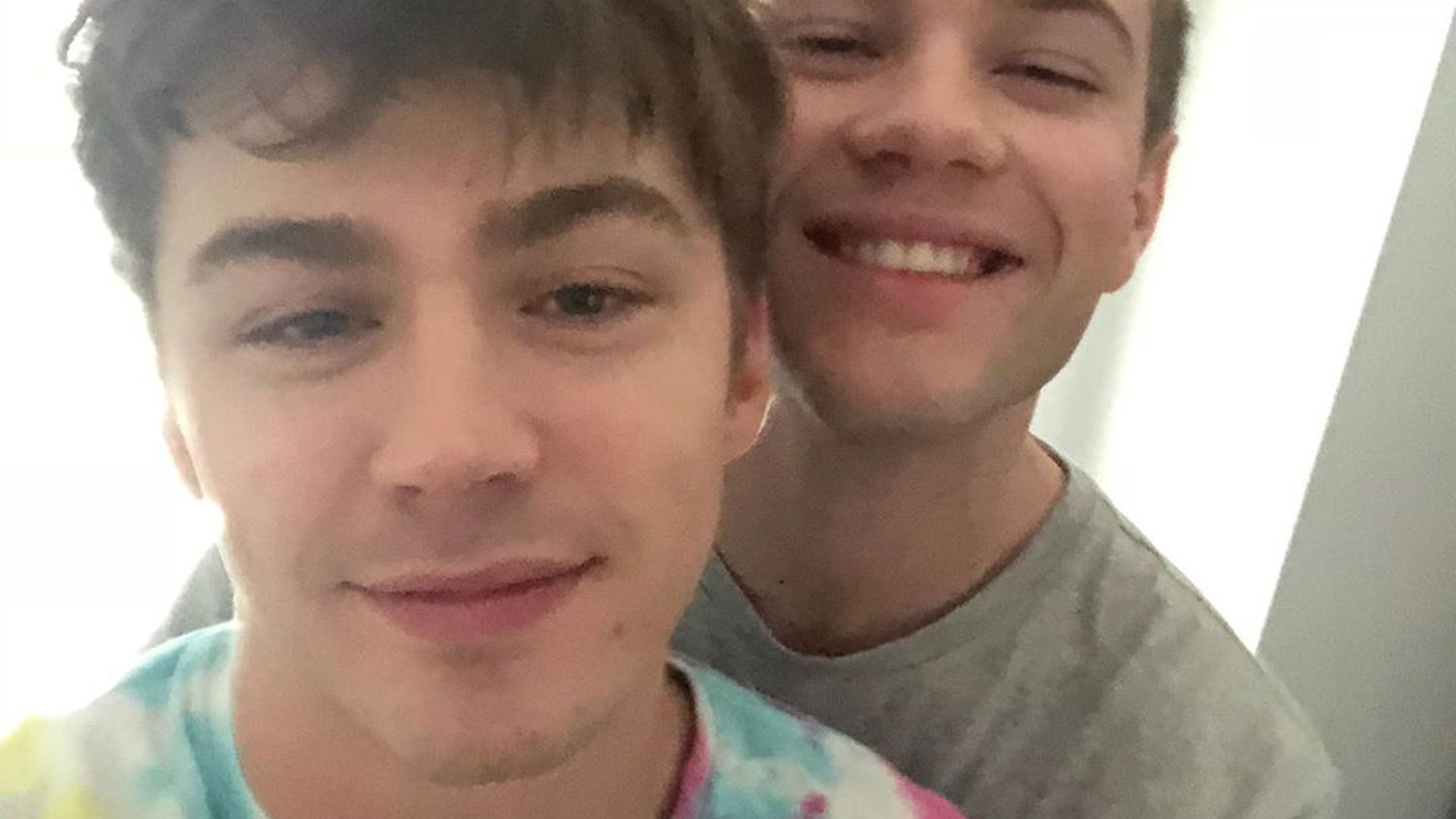 Miles & Connor: Diese zwei Netflix-Boys sind jetzt ein Paar!