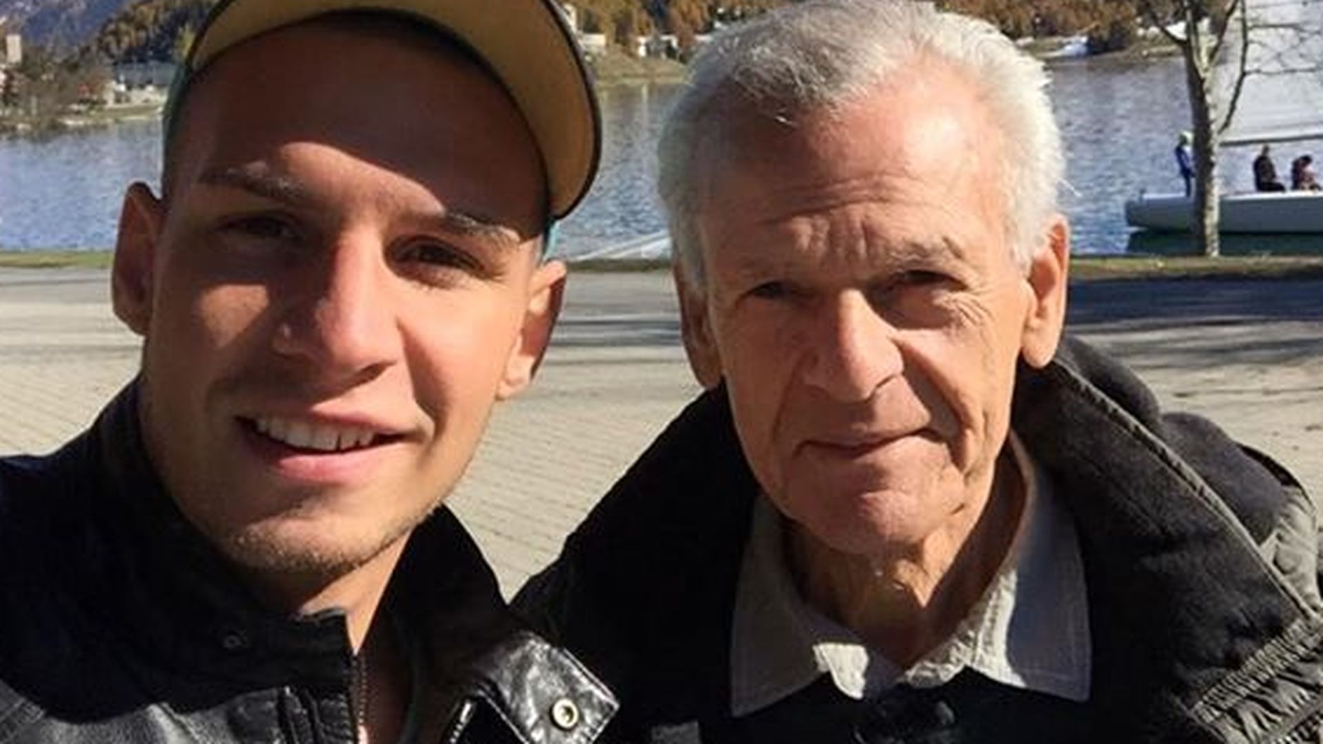 Edler Ski-Urlaub: Sarah & Pietro zeigen ihre "Best Buddies" | Promiflash.de