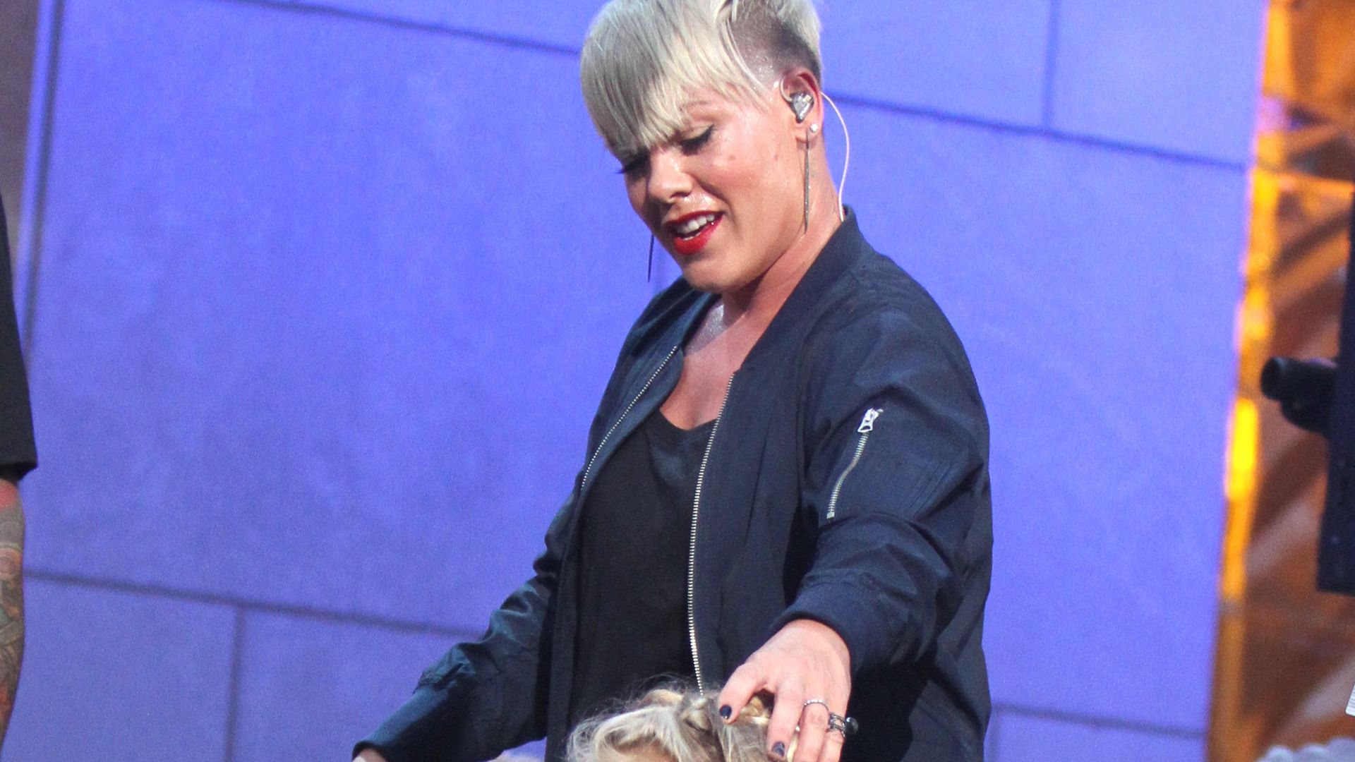 Echte Star-Gene: Willow rockt mit Mama Pink die Bühne! | Promiflash.de