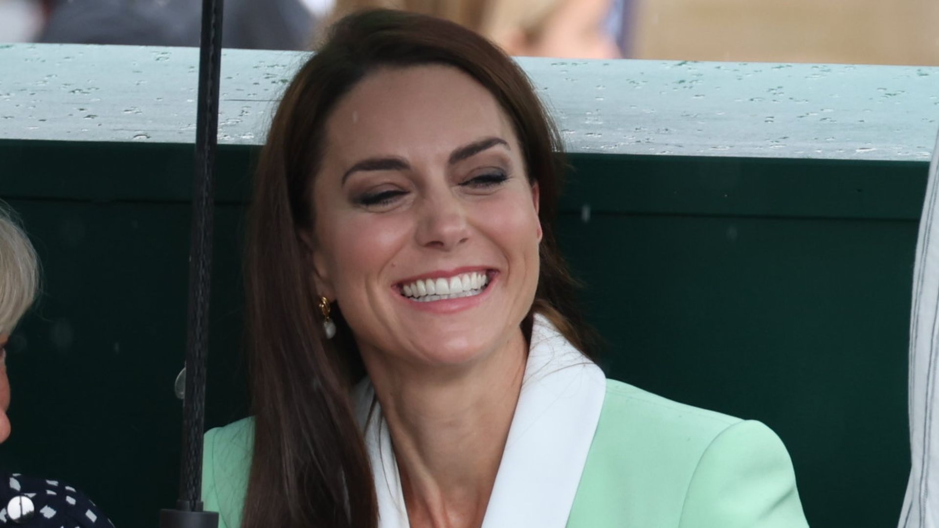 Trotz Regen: Prinzessin Kate sieht sich Wimbledon-Turnier an