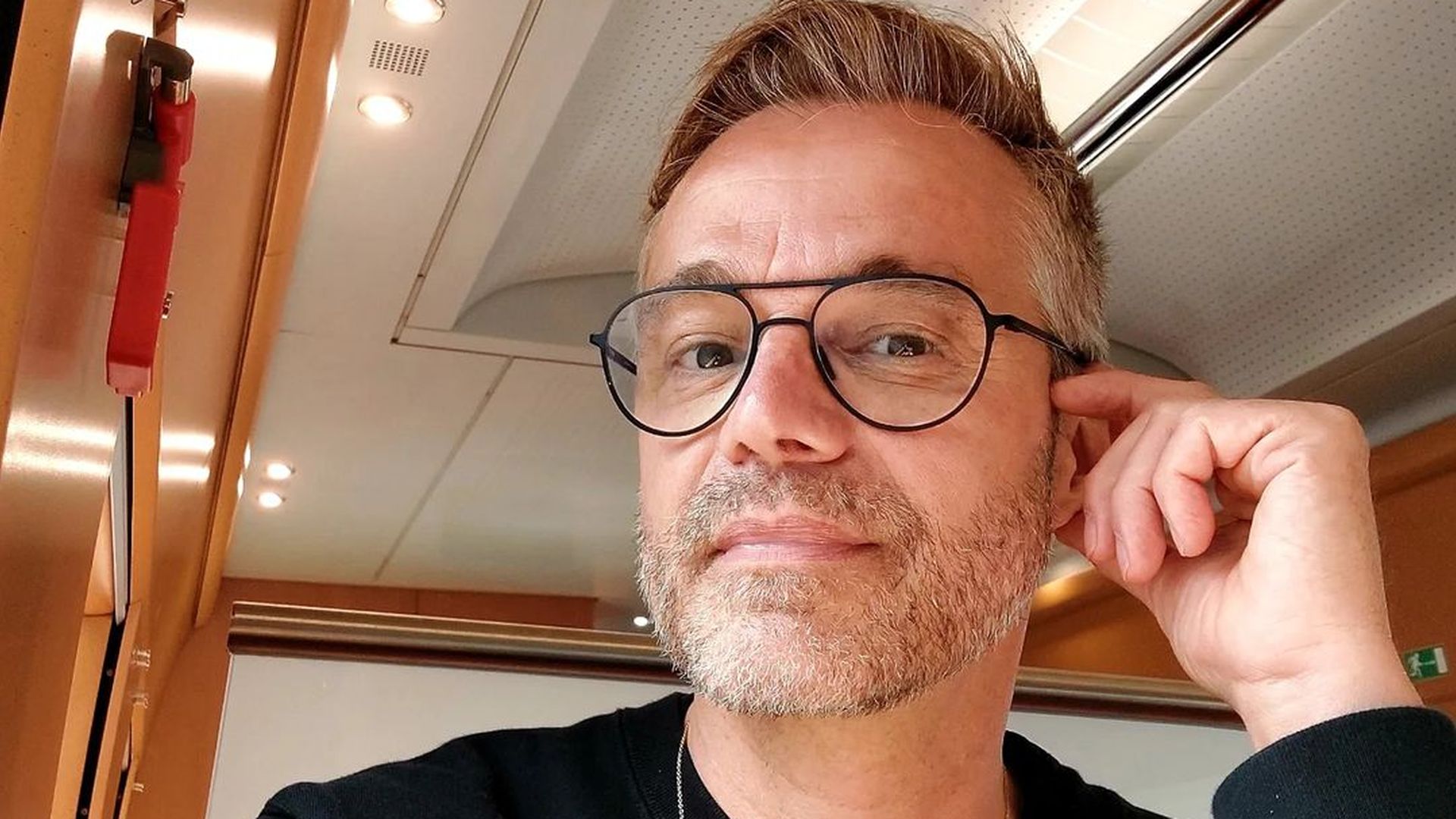 Darum wartete Raphael Schneider so lange mit dem Coming-out!