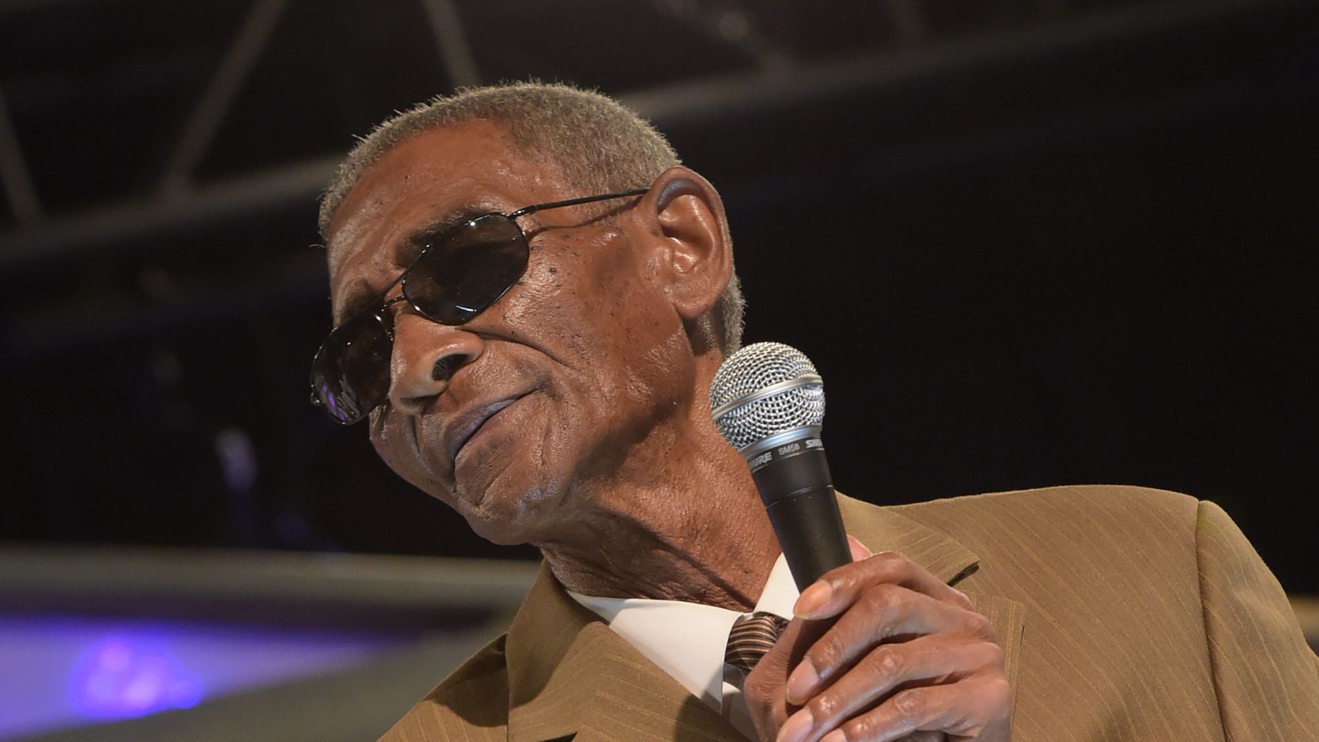 "Everlasting Love"-Sänger: Robert Knight stirbt mit 72! | Promiflash.de