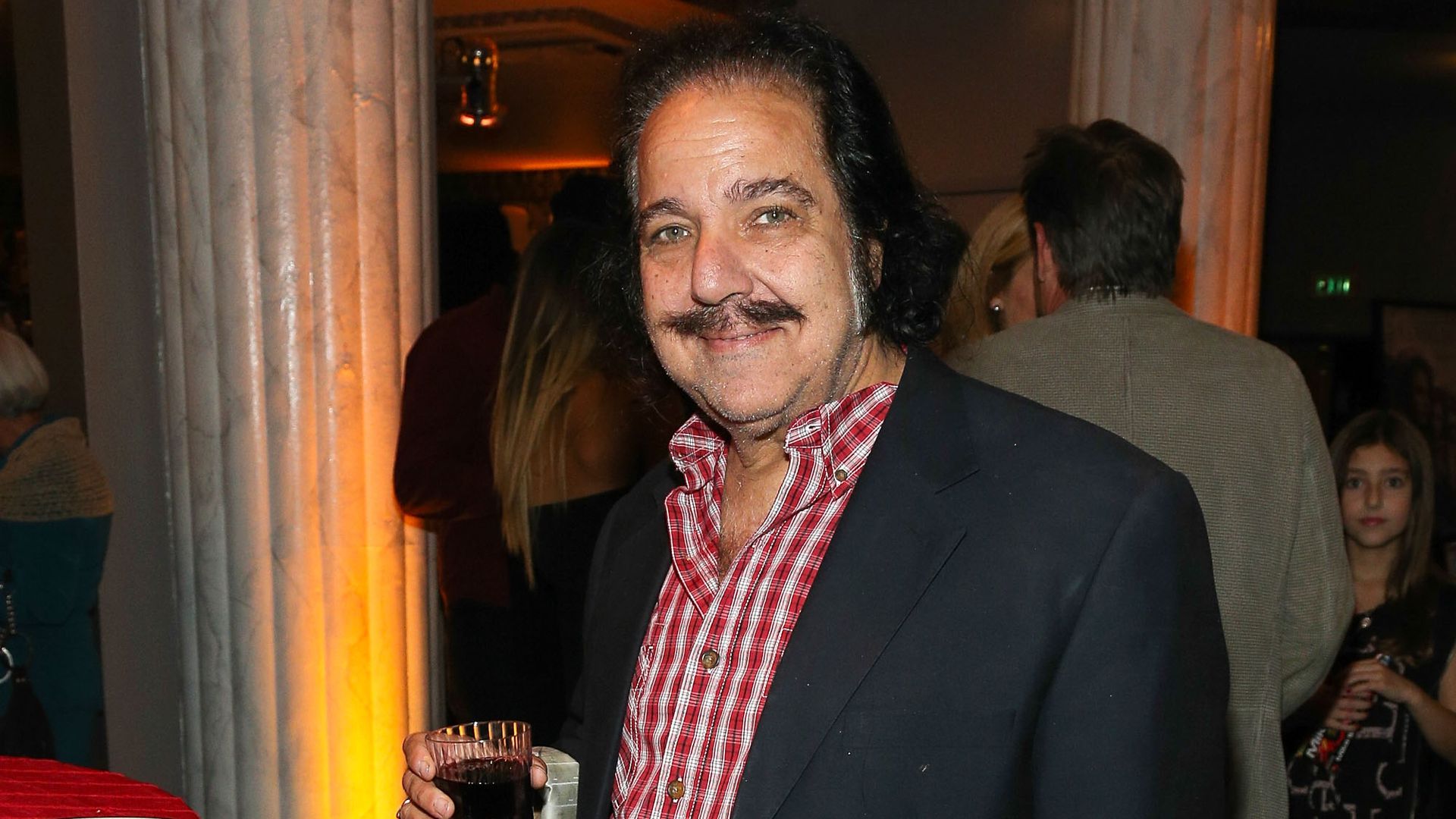 Wegen schwerer Demenz: Ist Ron Jeremy "verhandlungsunfähig"?