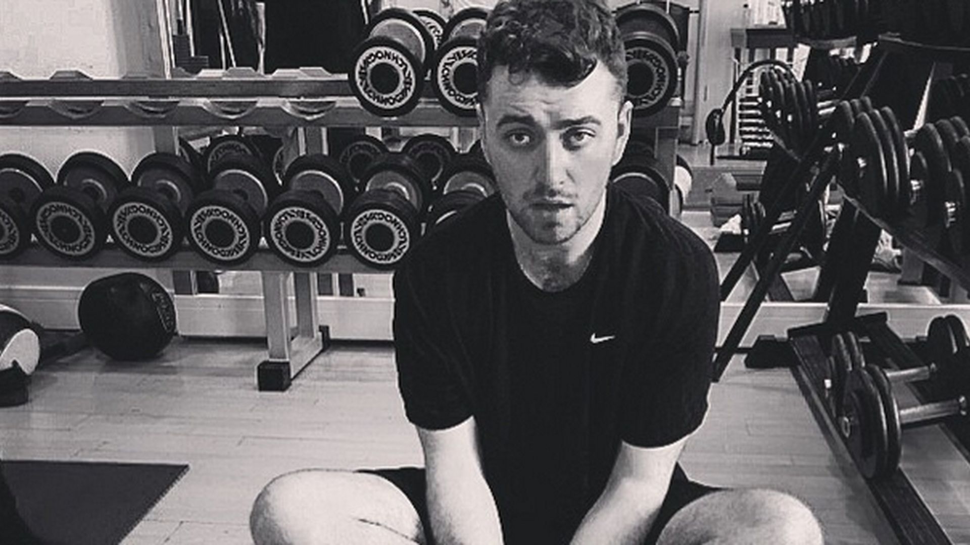 14 Pfund in 14 Tagen: Sam Smith hat abgespeckt! | Promiflash.de