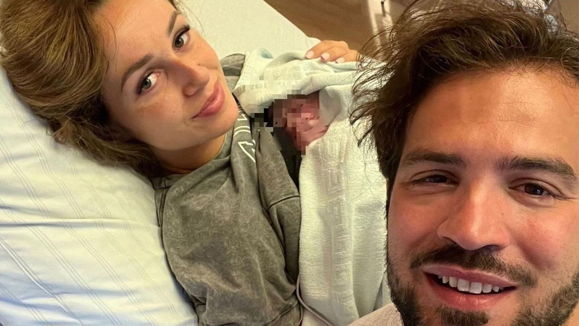 Samira und Yasin Cilingir teilen Video aus dem Kreißsaal!
