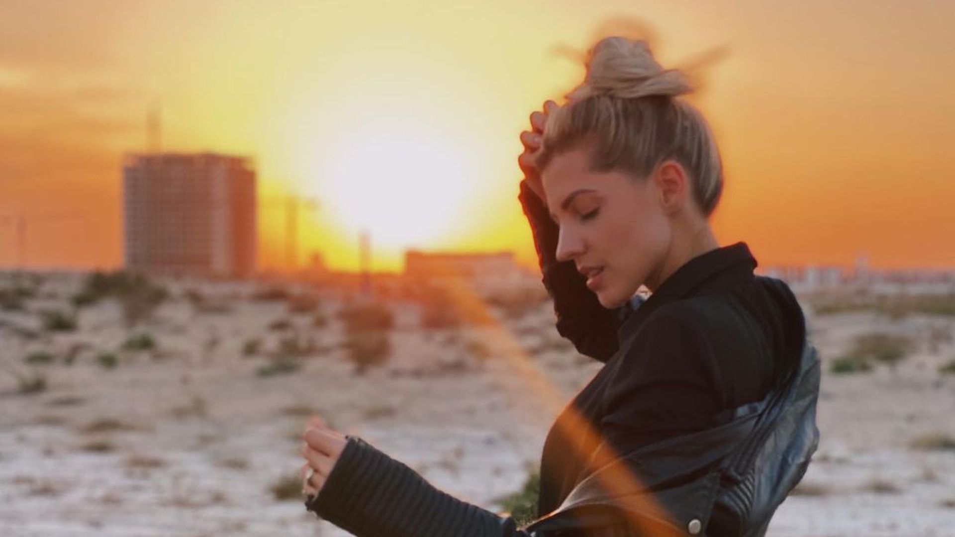 Neues Abenteuer: Sarah Harrison kommt langsam in Dubai an!