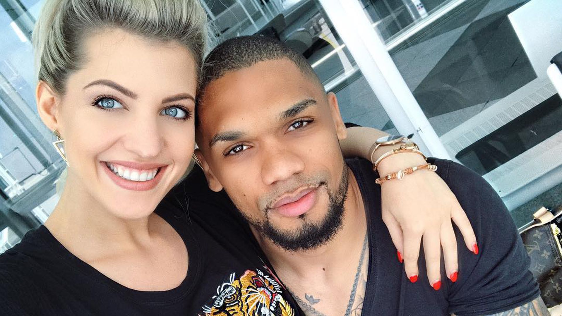 Baby-Vorbereitung: Sarah Nowak ist im Shopping-Fieber! | Promiflash.de