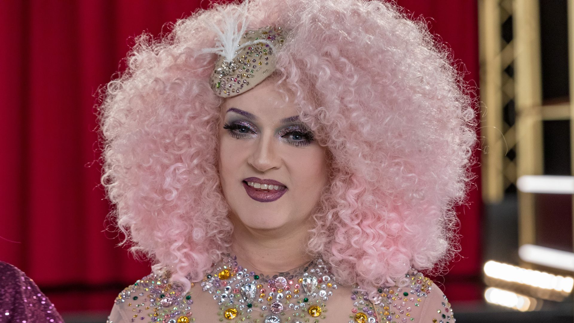 "The Diva In Me": Dragqueen Sheila Wolf hat Frau und Tochter